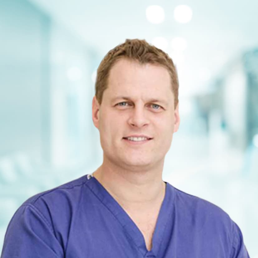 Simon Thompson | Consultant Orthopaedic Surgeon in London