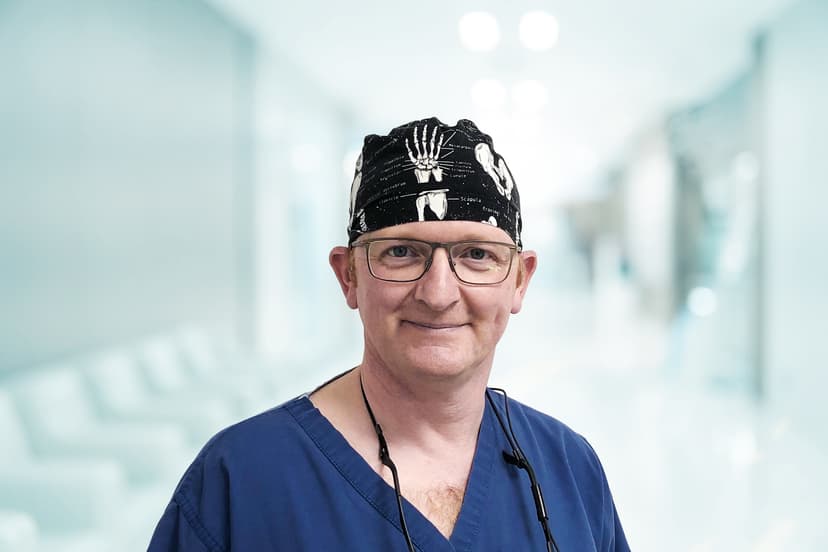 Andrew McKee | Consultant Orthopaedic Surgeon, Peterborough